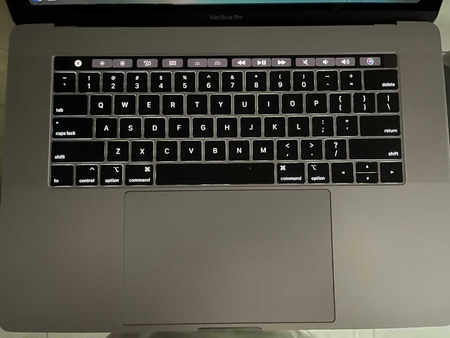 Macbook PRO 15 Intel Core i9-9880H озу32гб 512ssd Radeon Pro 560X 4гб