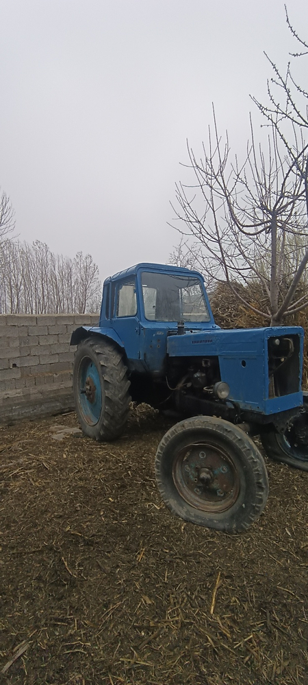 Traktor 80 sotiladi