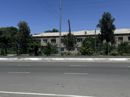 Gijduvon shahrida 38 sotixli yerga va 2qavatli binoga ega boʻlgan joy