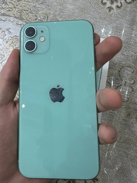 iPhone 11 64gb sotiladi !!!