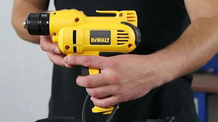 Дрель сетевая dewalt dwd112s