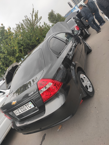 Nexia 3 sotiladi gazi bor