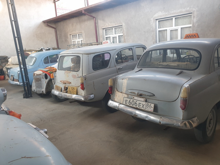 Продаётся советский автомобильи м 407 радная краска.