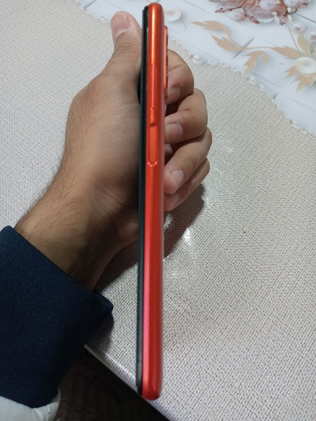 Redmi 9t 6/128gbt full ideal nok sastayanada naxt i  obmen qillaman!