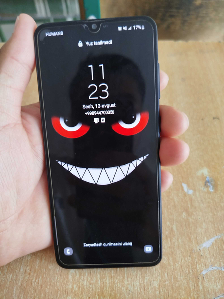 Samsung galaxy a31 xolati yaxshi, qotmaydi xotira 64GB