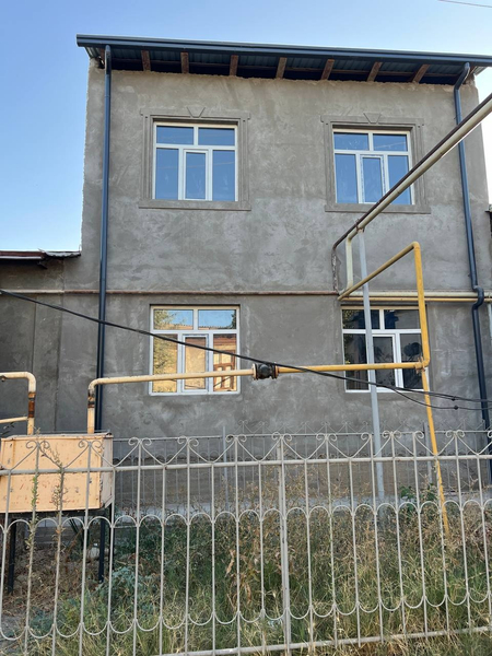 Тошми постдан 800 метр кирганда эски 16/50 да 2 соти ховли сотилади