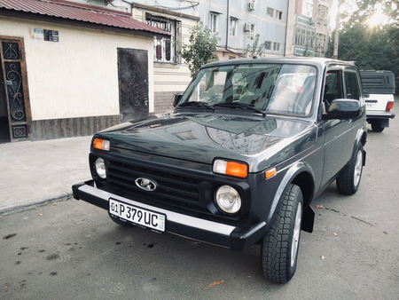 Lada Niva Legenda Oq