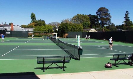 Tennis maydonlari qurish xizmati professional/havaskor. Теннисный корт