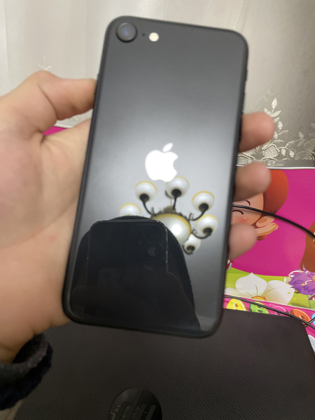 Iphone Se 2022 sotiladi