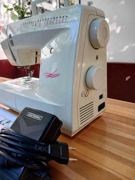 Janome 415(Япония). Год гарантии/Металл/Полный комплект.