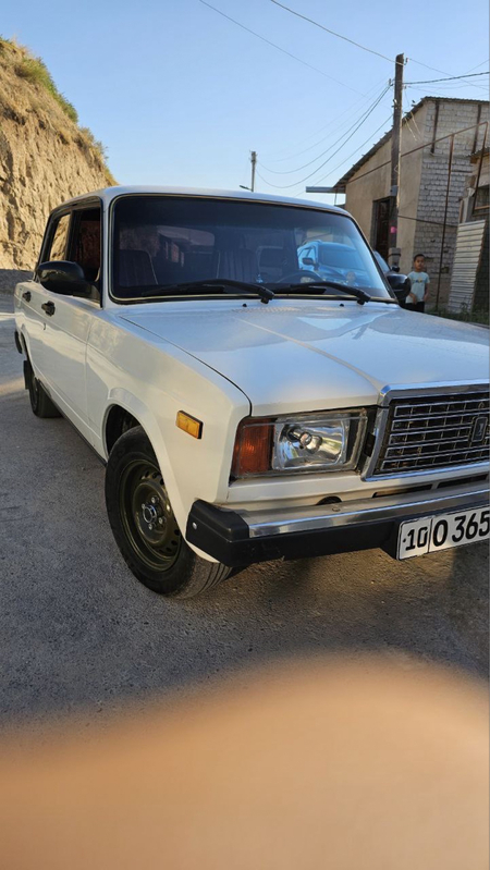 Vaz.2107 Srochniy sotladi 3000$