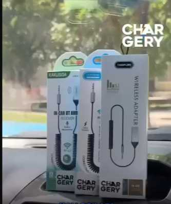 Bluetooth  Aux 3.5 mm + USB  telfon bilan bog'lanadi.