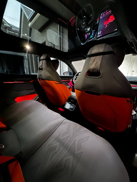 ZEEKR 001 Z SPORT CARBON (2023) в идеальном состоянии