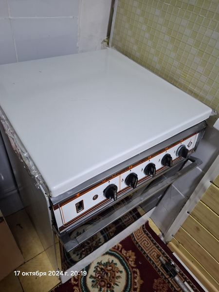 Газовая плита + вытяжка