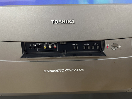 Проекционный телевизор TOSHIBA