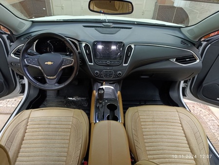 Malibu 2 2/4 Oq Rang Xolati Yengi Probeg 17.700