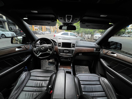 •Mercedes Benz ML63 5.5 BiTurbo•