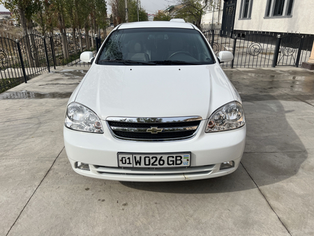 Chevrolet Lacetti 1.8 2013 года с малым пробегом