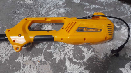 Мощный триммер фирмы ROLF7A225. 700 W. 10000 об. в мин.