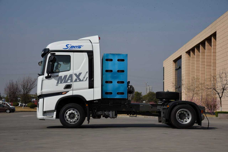 Тягач HOWO  MAX 4x2  газовый подушка