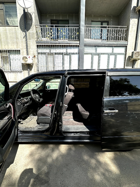 Продаётся HONDA Elysion