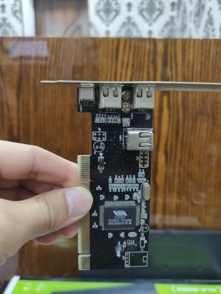 Контроллер PCI-E, 1394a, 2внеш+1внутр порт, модель PCIe1394a