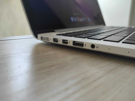 MacBook Pro (Retina, 13-inch, Early 2015)