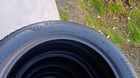 215 55 R17 Shina Brijistone