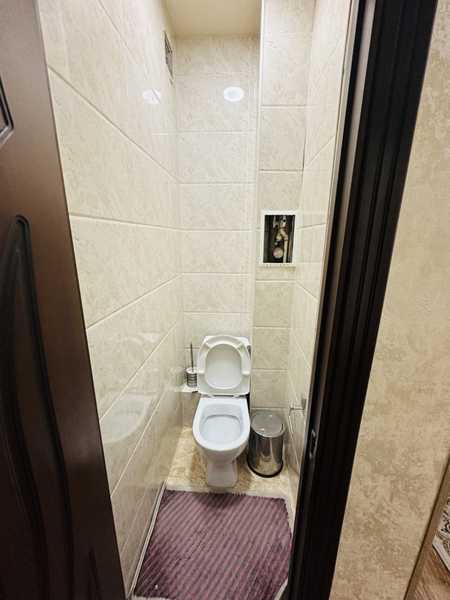 Srochni arendaga kvartira qiz bollarga sheriklika 1 ta xona beriladi