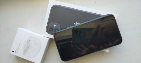 iPhone 11 память 256. идеальное состояние. Срочно аккумулятор подарок.