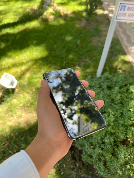 Iphone X soriladi