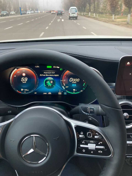 Mercedes Benz GLC300e