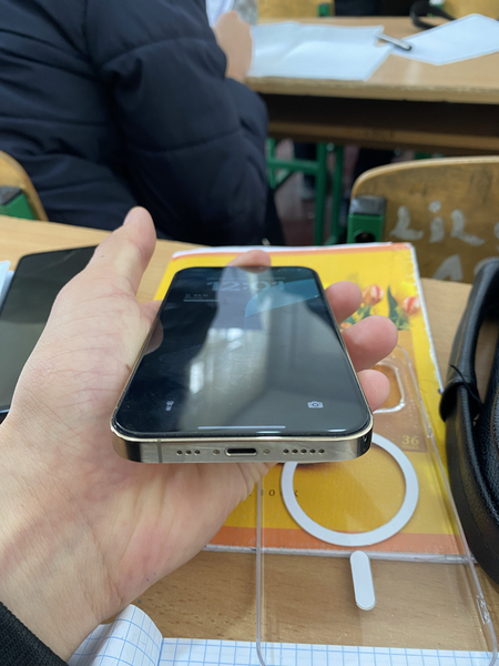 Maslan,Iphone12 pro kafolati bilan