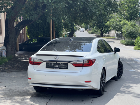 Продаётся Lexus ES 200