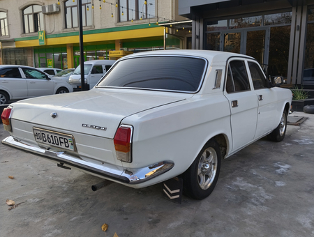 Волга 2410. Люкс