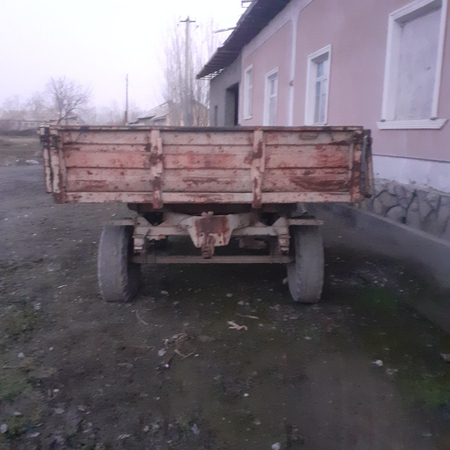 Traktir va telechka sotiladi