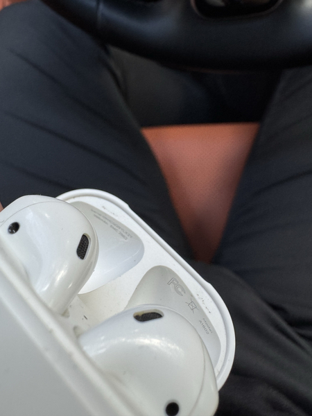 Airpods 2.1 оригинал в отличном состояни
