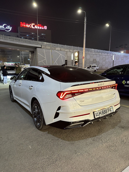 Kia K5 gt line kelishtirib beramiz.