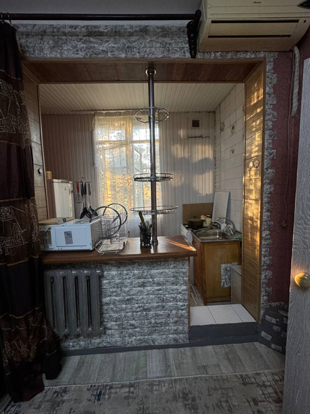 Сдаётся в аренду. М. ГОРЬКИЙ МЕТРО. ХУДОЖНИКИ. 2В3 комнатная. 3 ЭТАЖ.