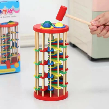 ДетсКая деревянная игрушка с вращающимся шариком