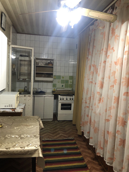 продаеться  2х комнатная переделанная в 3х квартира