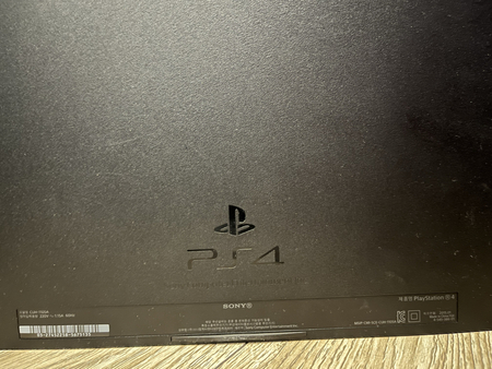 Playstation 4 , 500GB + 2 джойстика и диски