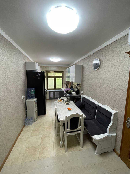 ДАРХАН 5 комн 1 ЭТАЖ + подвал + двор в центре детский сад интеллект