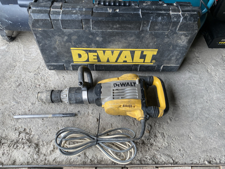 * DEWALT D25902 -QS отбойный молоток оригинал б/у в хорошем состоянии