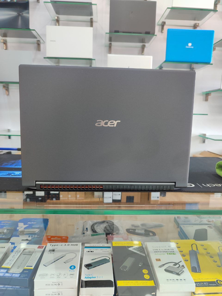 Acer r5500 8/512 ssd 15.6 FHD