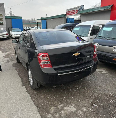 ORIENT AUTO kompaniyasi tomonidan Cobalt avtomobili sohibiga aylaning.