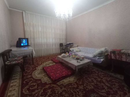 Продается 3-х комнатная квартира на Юнусабаде 4/4 ул Чинобод (J872)