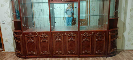 Стенка для гостиной в хорошем состоянии.