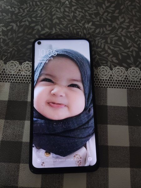 Telfon holati yahshi aybi yuq korabkasi bor zayraylari zur
