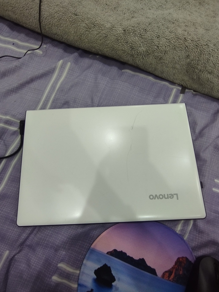 Noutbook lenovo ish va ofis uchun